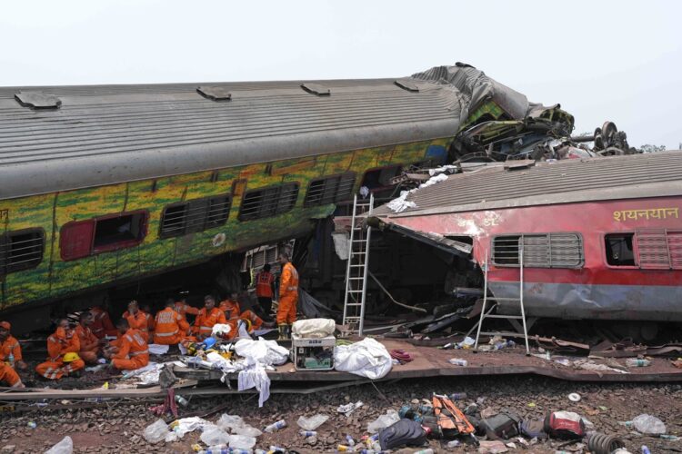 India train crash kills over 280, injures 900 in one of nation’s worst ... India train crash kills over 280, injures 900 in one of nation’s worst ...